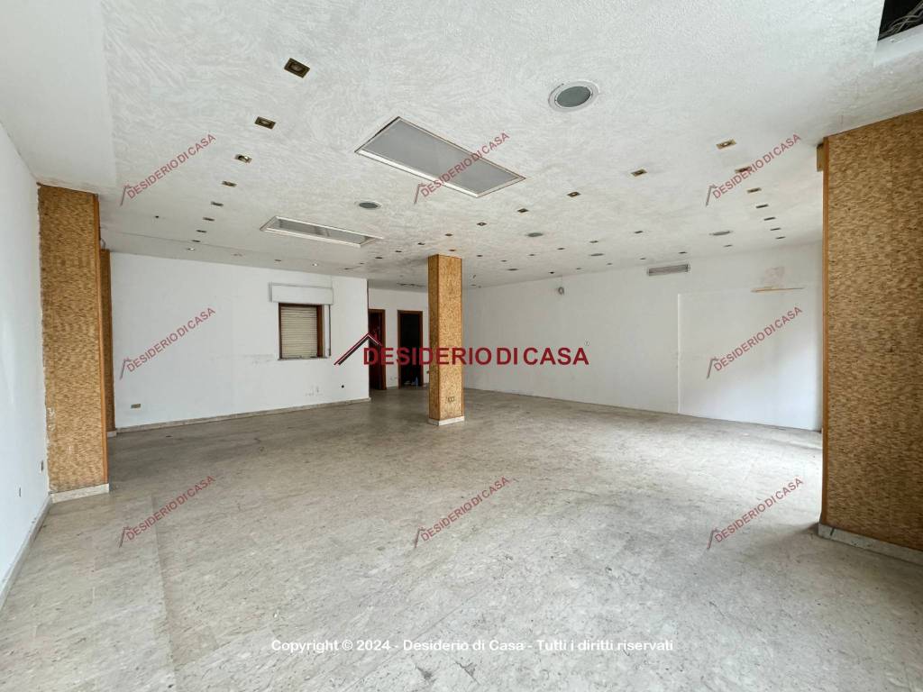 Locale commerciale via Vittorio Emanuele Orlando 52, Santa Flavia, Rif ...