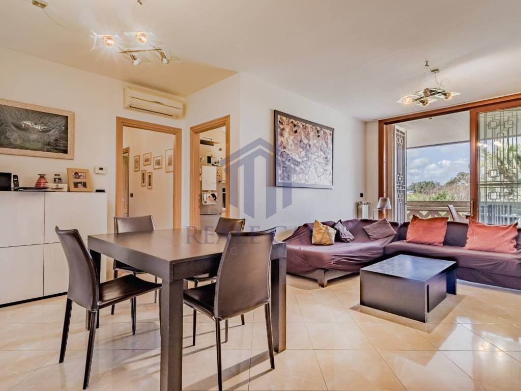 Vendita Appartamento Roma. Quadrilocale in via Roberto Ago 50. Ottimo ...