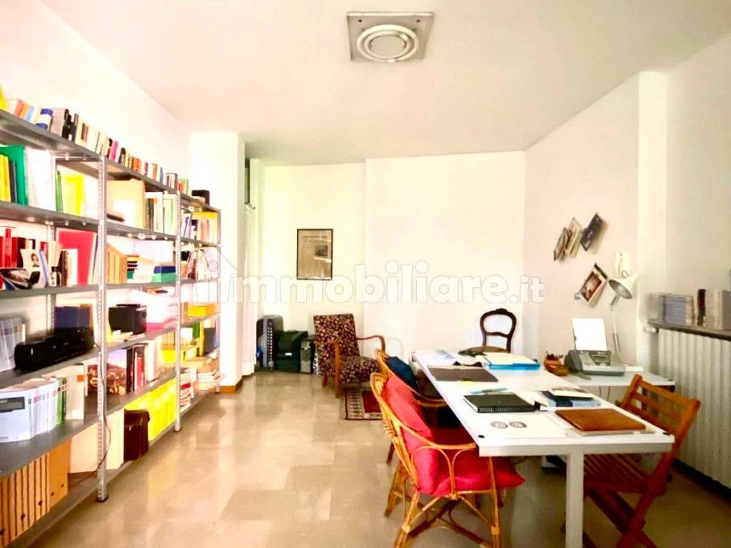 Ufficio - Studio via Fratelli Cairoli 60, Lecco, Rif. 110756559 - Immobiliare.it