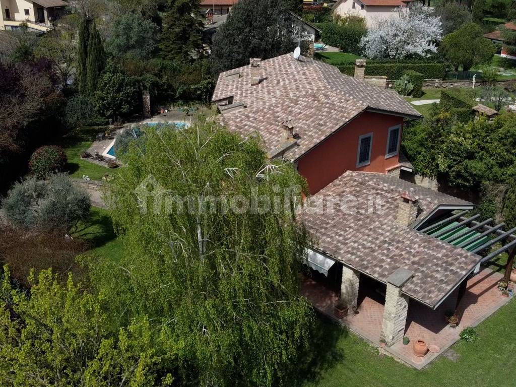 Vendita Villa unifamiliare in via dei Ludi Sutri. Nuova, posto auto ...
