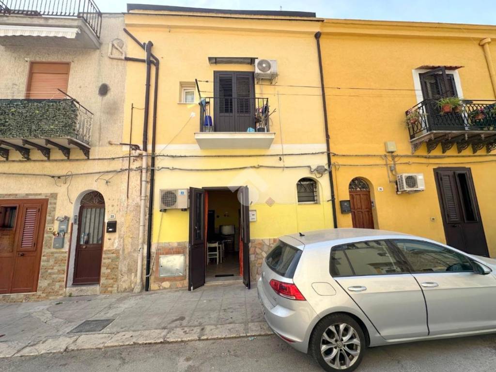 Vendita Appartamento Palermo. Trilocale in via Altarello 24. Buono ...