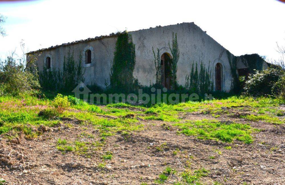 Vendita Casale in piazzetta Paulu Nusca Noto. Da ristrutturare, posto ...