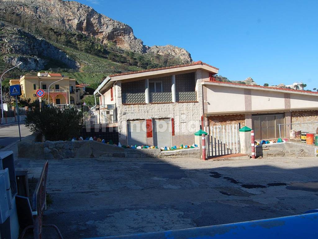 Locale commerciale via Torretta, Palermo, Rif. 110816815 - Immobiliare.it