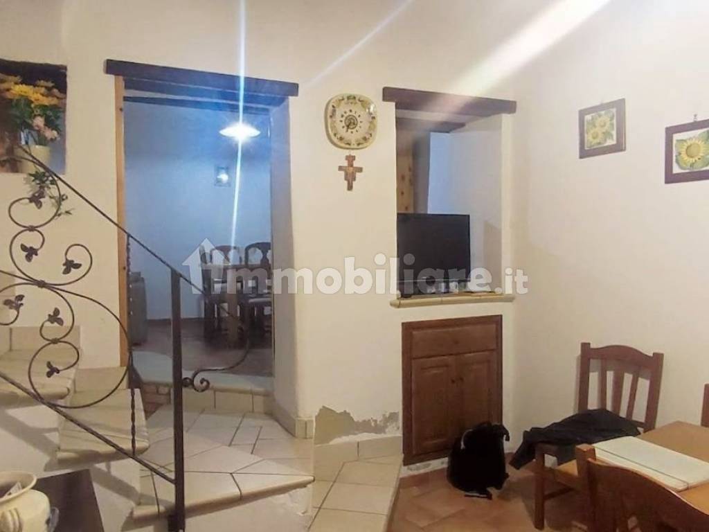 Vendita Appartamento in Trivio. Formia. Buono stato, piano rialzato ...