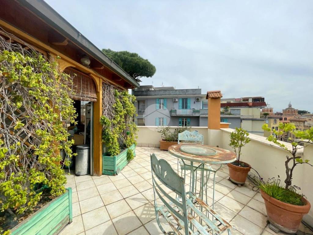 Vendita Attico in via Monte Altissimo Roma. Ottimo stato, con terrazza ...