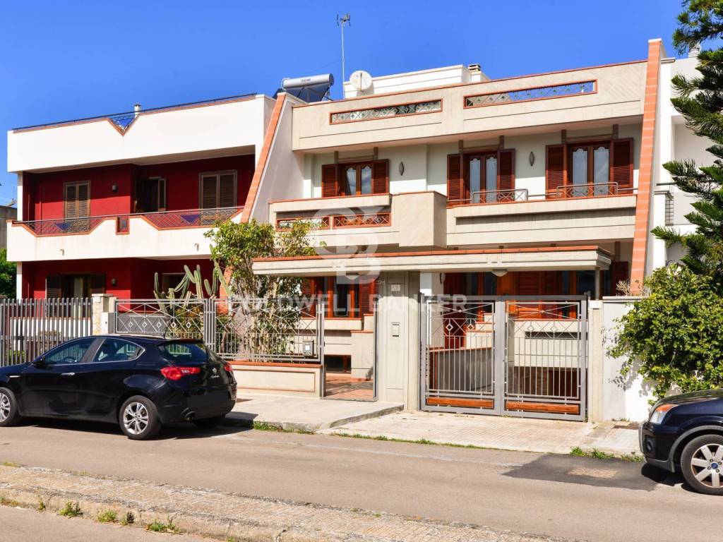 Vendita Villa a schiera in via Pio La Torre San Pietro in Lama. Ottimo ...