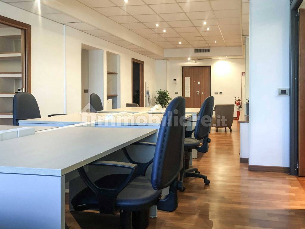 Ufficio - Studio via Cristoforo Colombo 456, Roma, Rif. 110913405 - Immobiliare.it