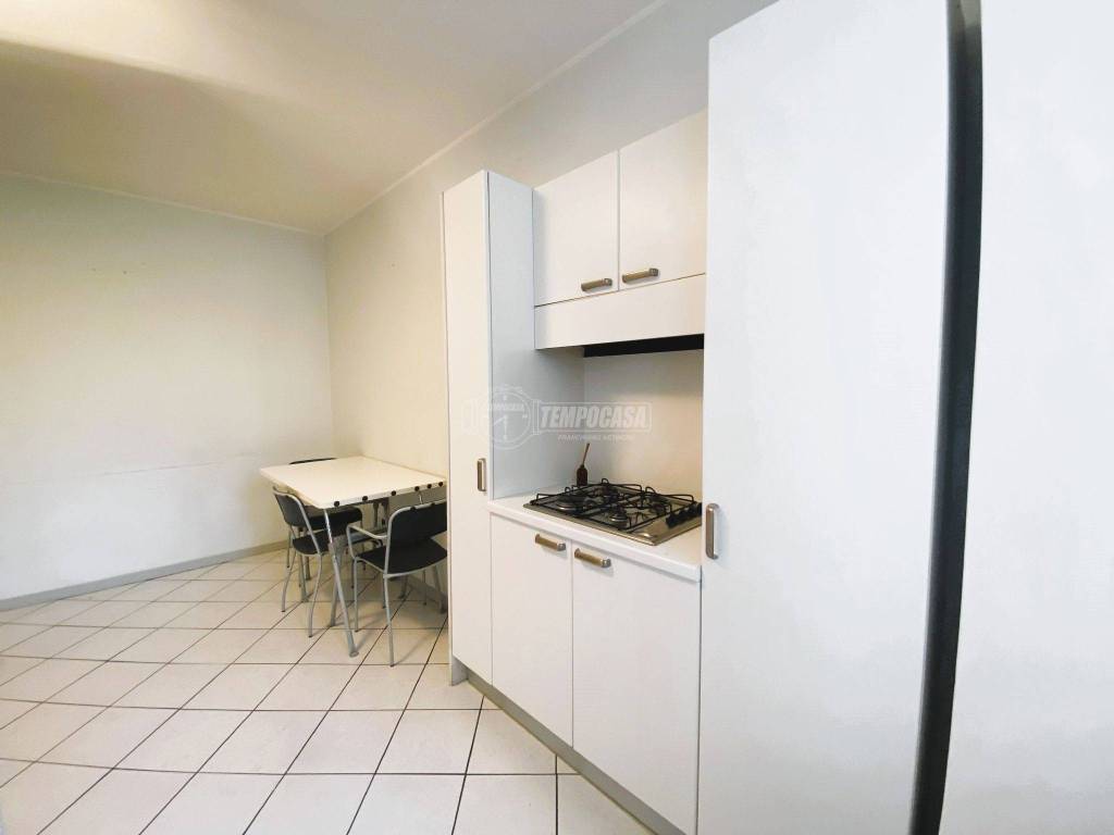 Vendita Appartamento Lecco. Bilocale in via Don Antonio Mascari. Buono ...