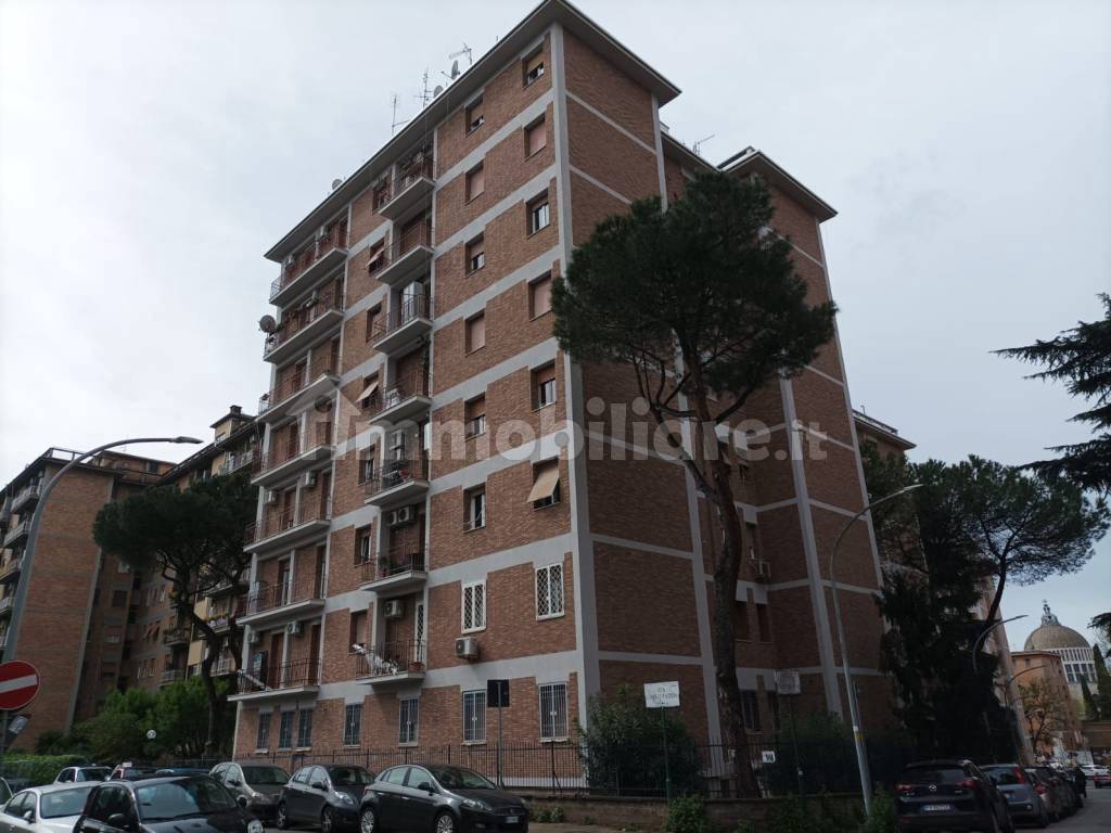 Vendita Appartamento Roma. Trilocale in via Carlo Fadda. Da ...