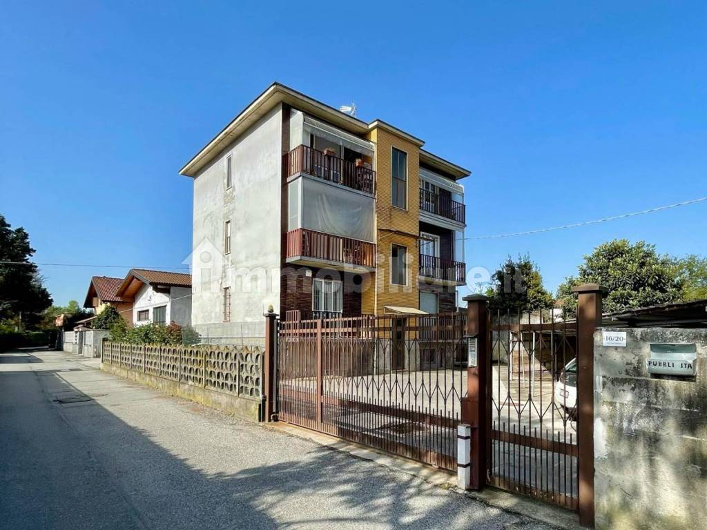 Vendita Appartamento Torino. Bilocale in via Gran Paradiso 16/20. Buono ...