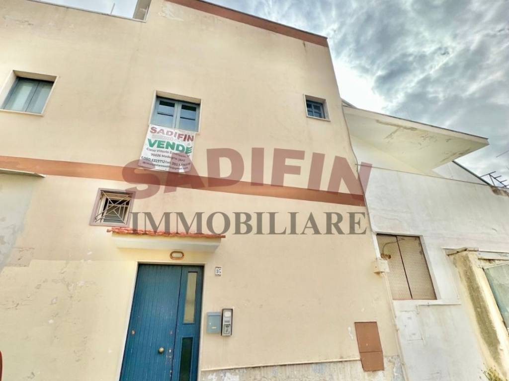 Vendita Terratetto unifamiliare in via Latina 16 Modugno. Con terrazza ...