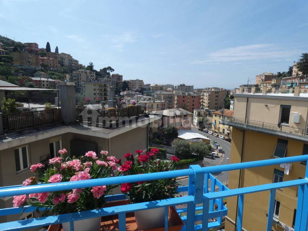 Affitto Appartamento Genova. Quadrilocale in via del Commercio. Ottimo ...