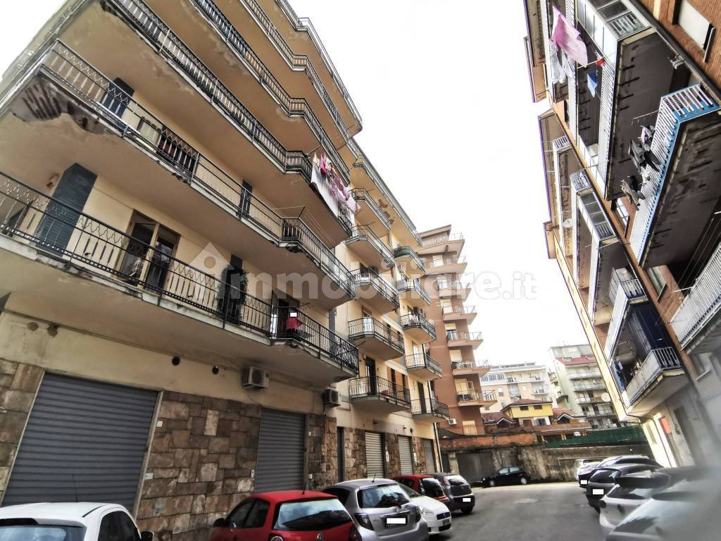 Garage - Box via Giovanni di Guglielmo, Avellino, Rif. 111035179 - Immobiliare.it