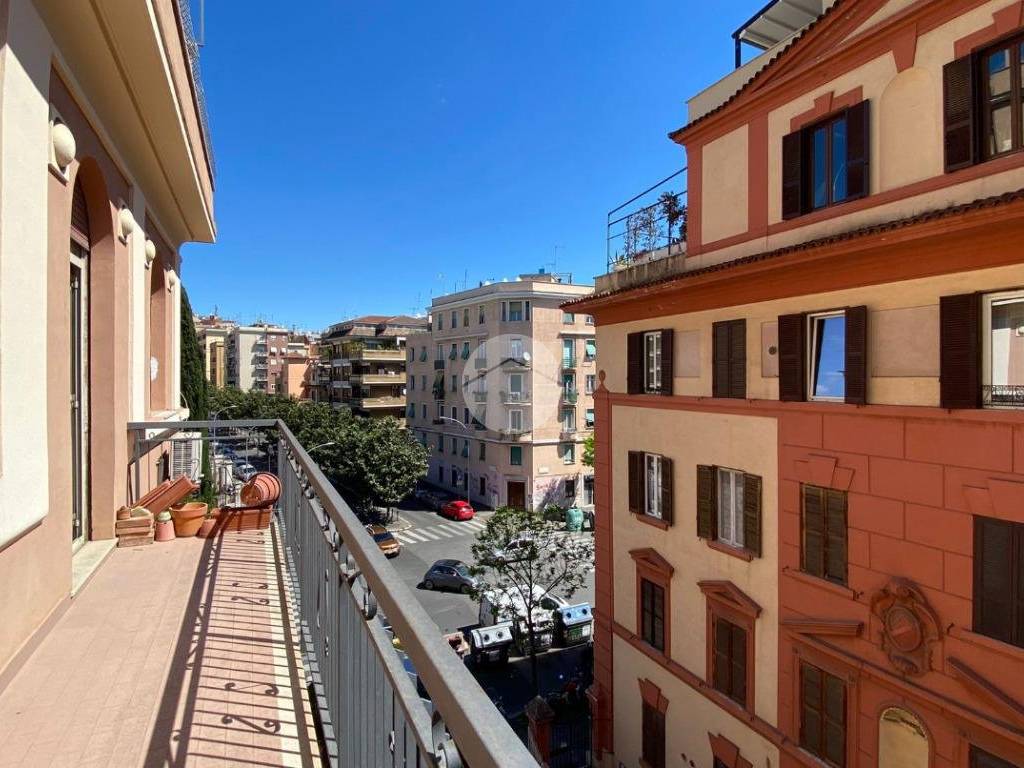 Vendita Appartamento Roma. Trilocale in via Taranto 130. Da ...