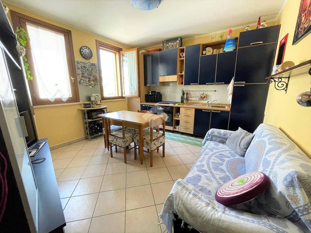 Affitto Appartamento Bagnolo San Vito. Bilocale in via Enrico Ferri ...