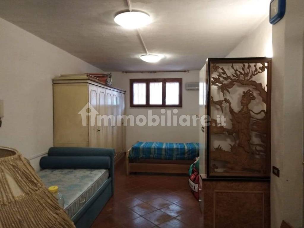 Rent Apartment Rome. 2-room flat in via Capodimonte. Good condition ...
