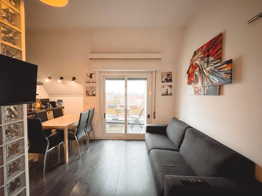 Affitto Appartamento Milano. Bilocale in piazza Insubria 7. Buono stato ...