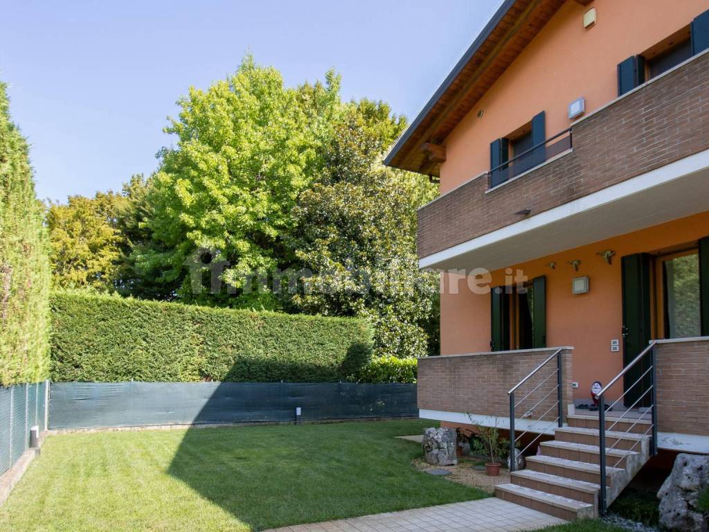 Sale Two-family villa in via Miranese 231 Venice. Excellent condition ...