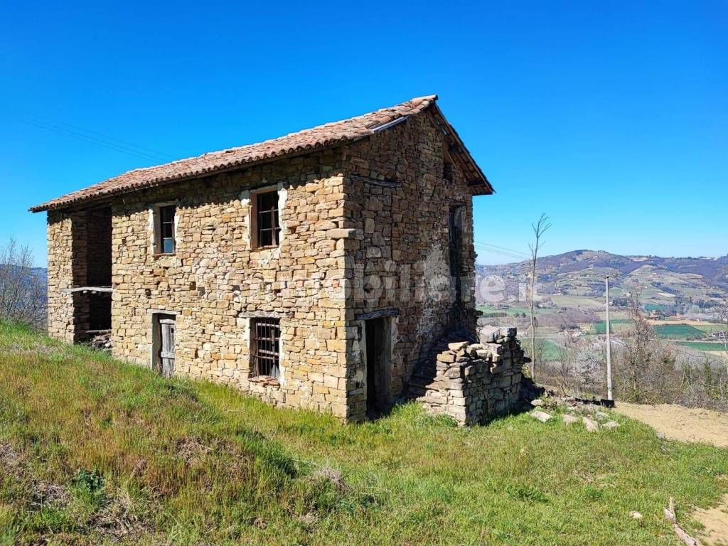 Vendita Rustico Monastero Bormida. Da ristrutturare, 100 m², rif. 111145885