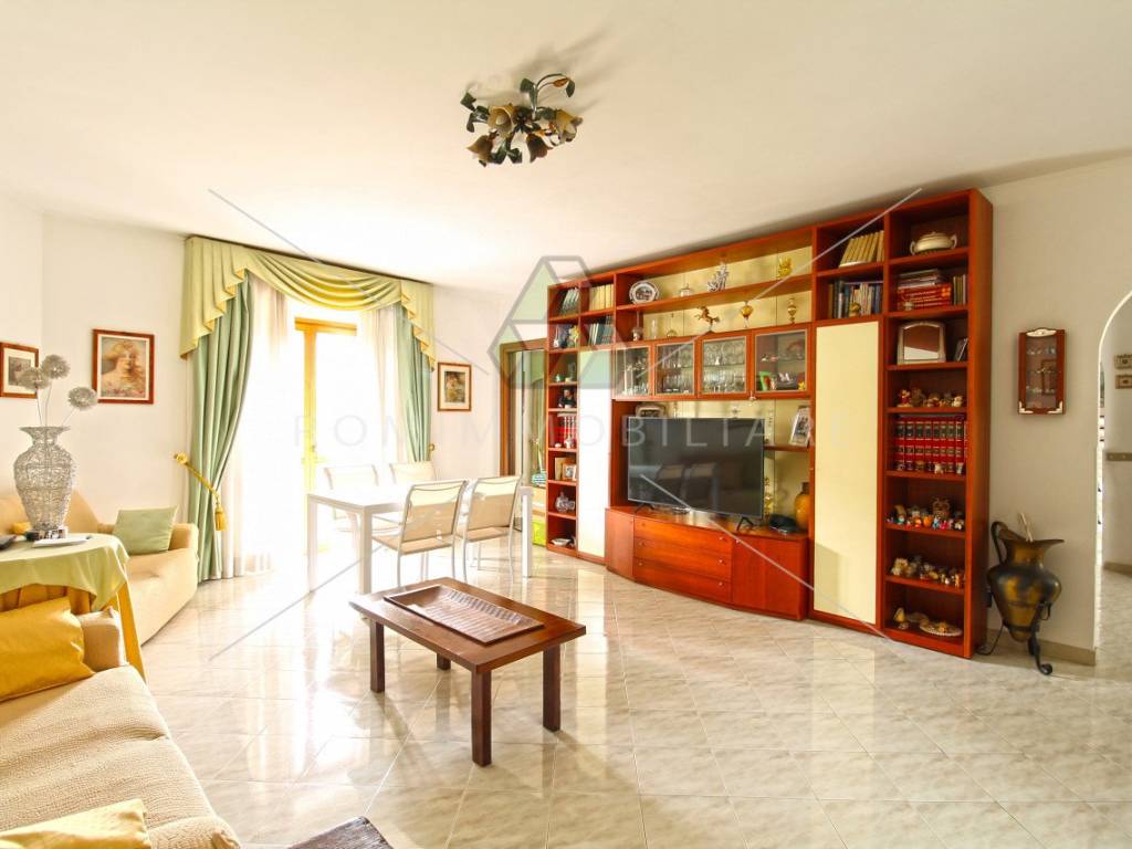 Sale Two-family villa in via Francesco Petrarca Tivoli. Good condition ...