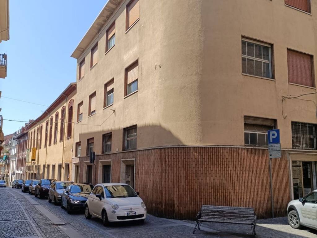 Palazzo - Edificio via Felice Cavallotti 41, Valenza, Rif. 111217005 ...