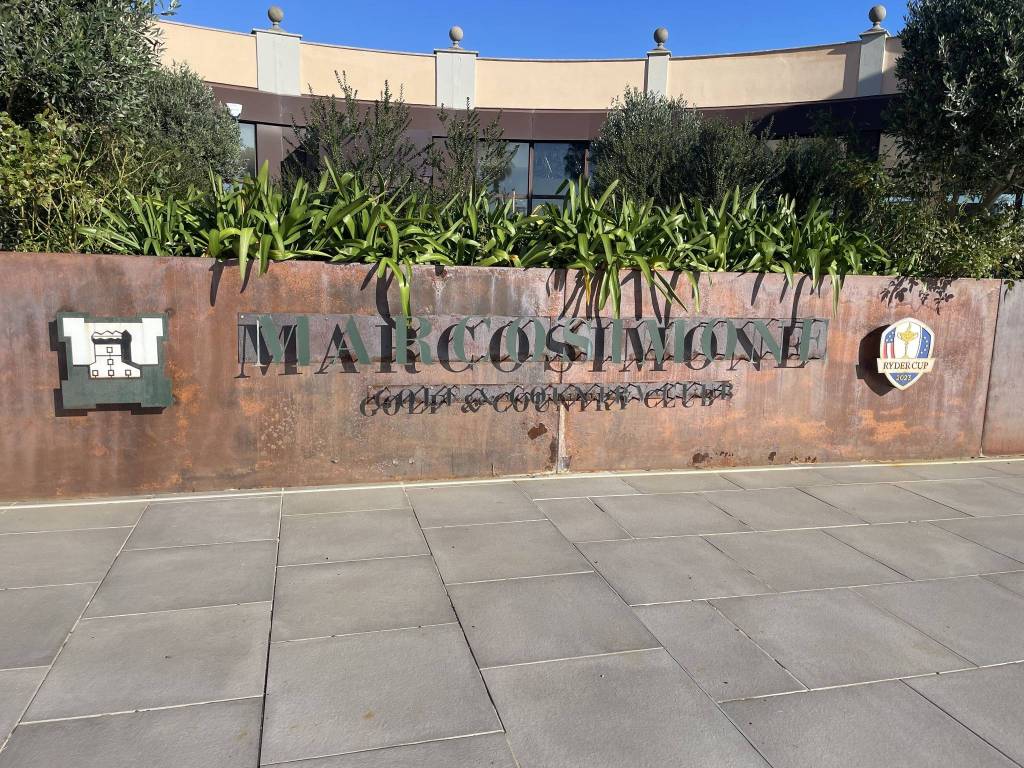 Palazzo - Edificio via di Marco Simone 82, Guidonia Montecelio, Rif ...