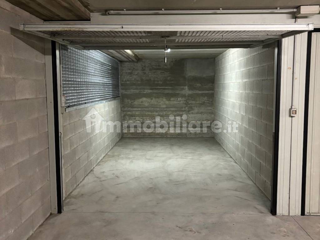 Garage - Box via Gaspare Rosales 4, Como, Rif. 108154993 - Immobiliare.it