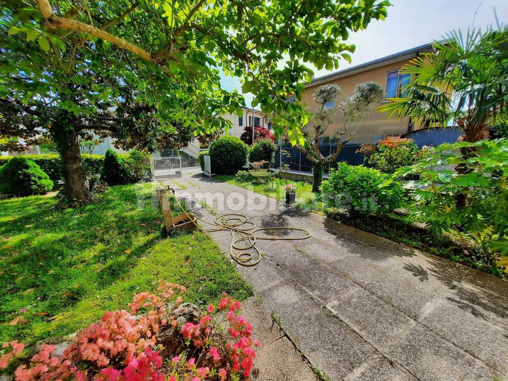 Sale Two-family villa in via Alcide De Gasperi 5 Adria. Good condition ...