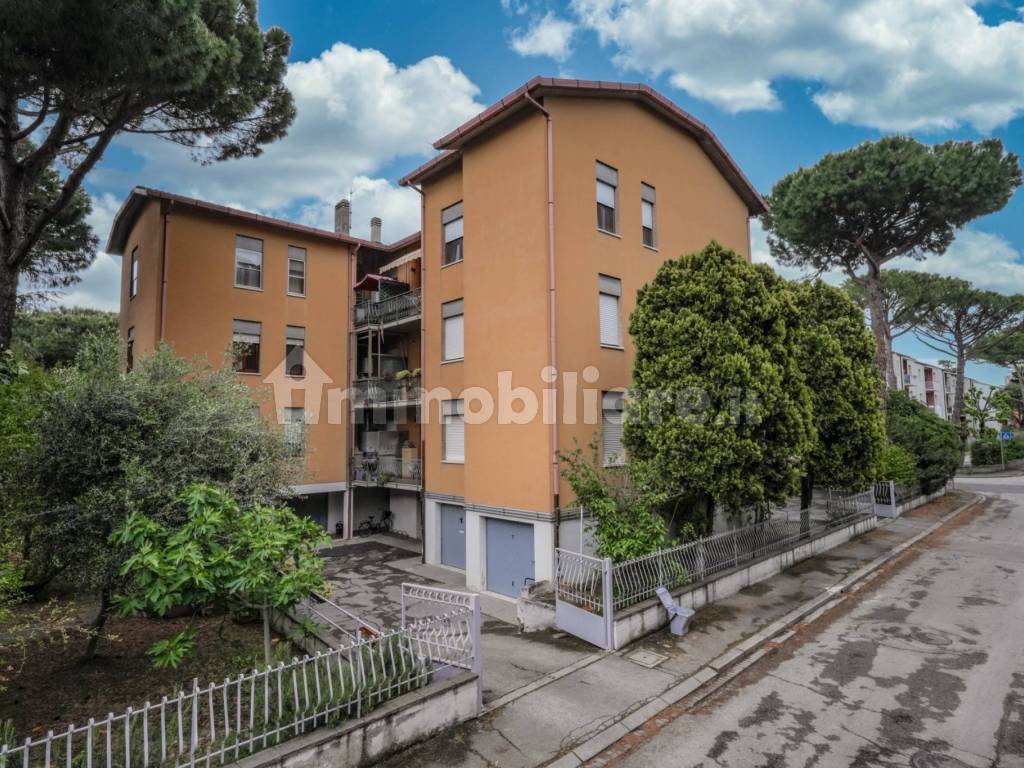 Vendita Appartamento in viale Antonio Gramsci 11. Ravenna. Ottimo stato, secondo piano, posto ...