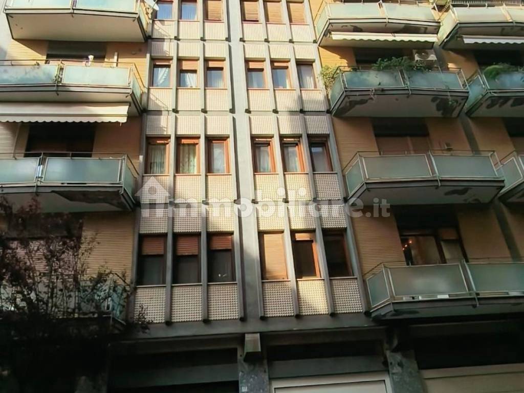 Palazzo - Edificio via Giosuè Carducci, Pescara, Rif. 111472685 ...
