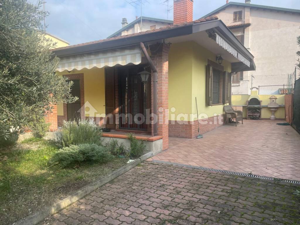 Rent Single family villa in via Fratelli Cervi 23 Peschiera Borromeo ...