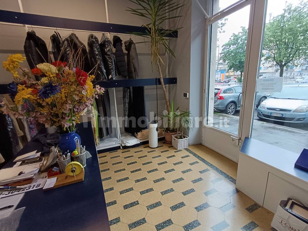Locale commerciale via Borgaro 123, Torino, Rif. 111479881 - Immobiliare.it