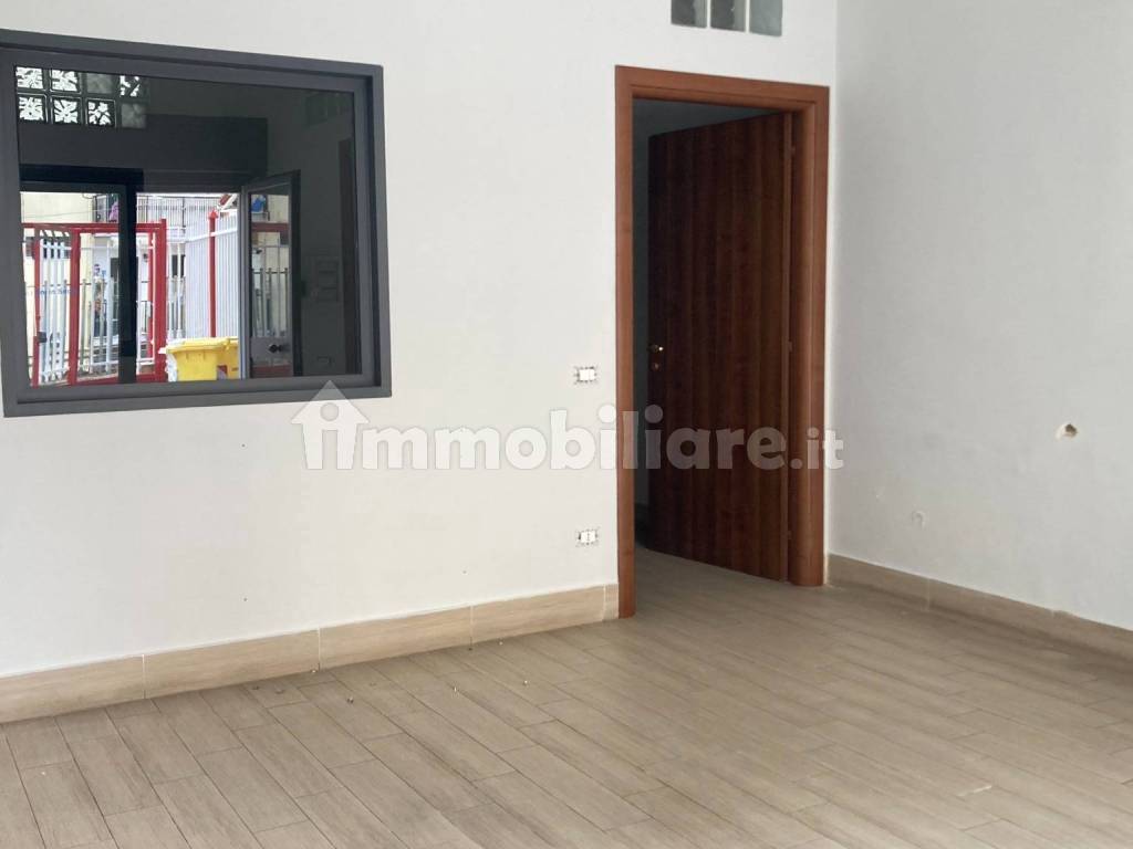 Locale commerciale via Vecchia Napoli 126, Napoli, Rif. 98576628 ...