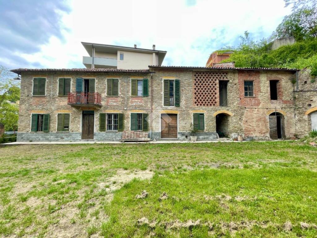 Vendita Rustico in via Poma 1 Cassinasco. Da ristrutturare, posto auto ...