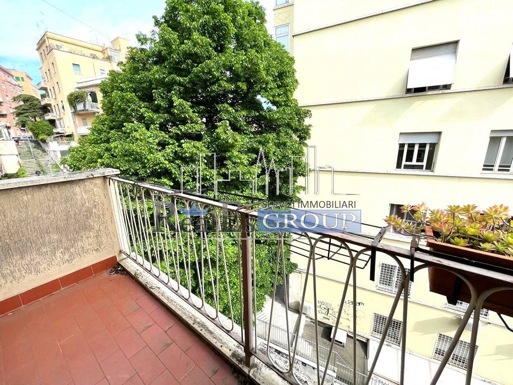 Vendita Appartamento in via Archimede 19. Roma. Da ristrutturare, terzo ...