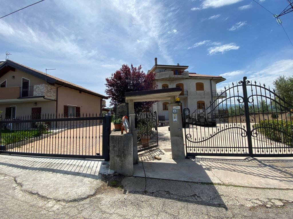 Vendita Appartamento in Strada Vecchia 11. Chieti. Buono stato, primo ...