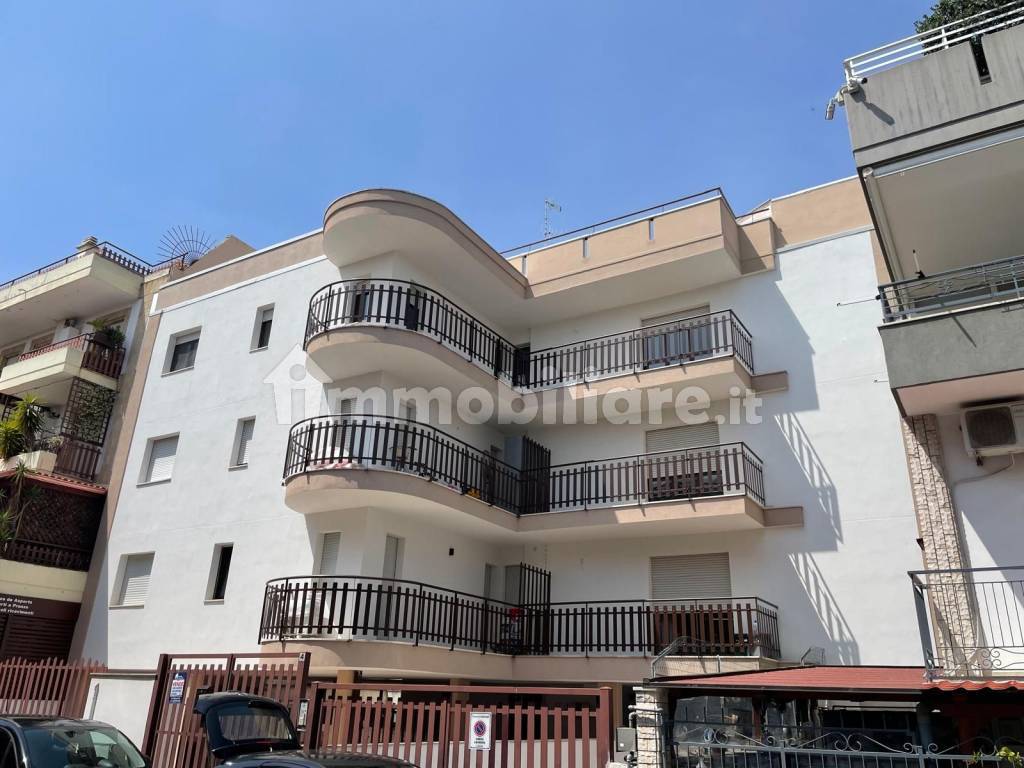 Vendita Appartamento Capurso. Trilocale in via Teodoro Bali. Buono ...