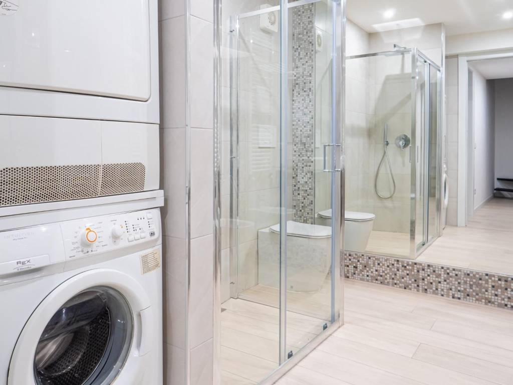 Rent Apartment Milan. 3-room flat in via Angelo Emo. Excellent ...