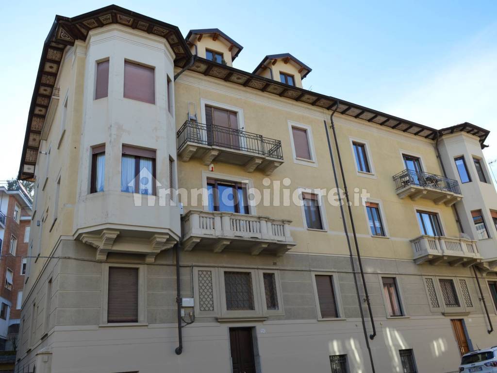 Rent Apartment Turin. 2-room flat in via Luisa Del Carretto 26 ...