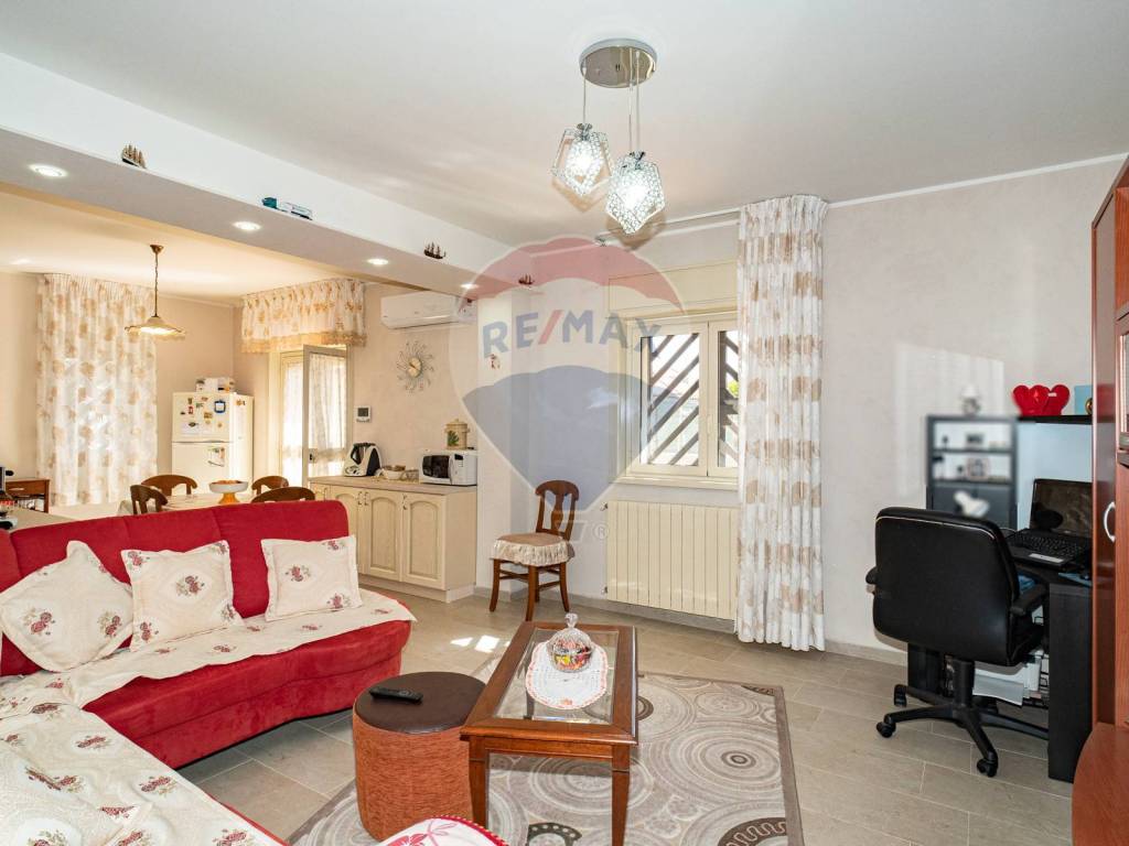 Vendita Appartamento San Pietro Clarenza. Quadrilocale in via Enna 15 ...