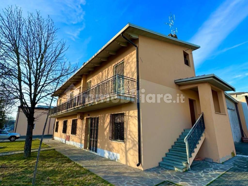 Sale Two-family villa in via Alessandro Volta 139 San Felice sul Panaro ...