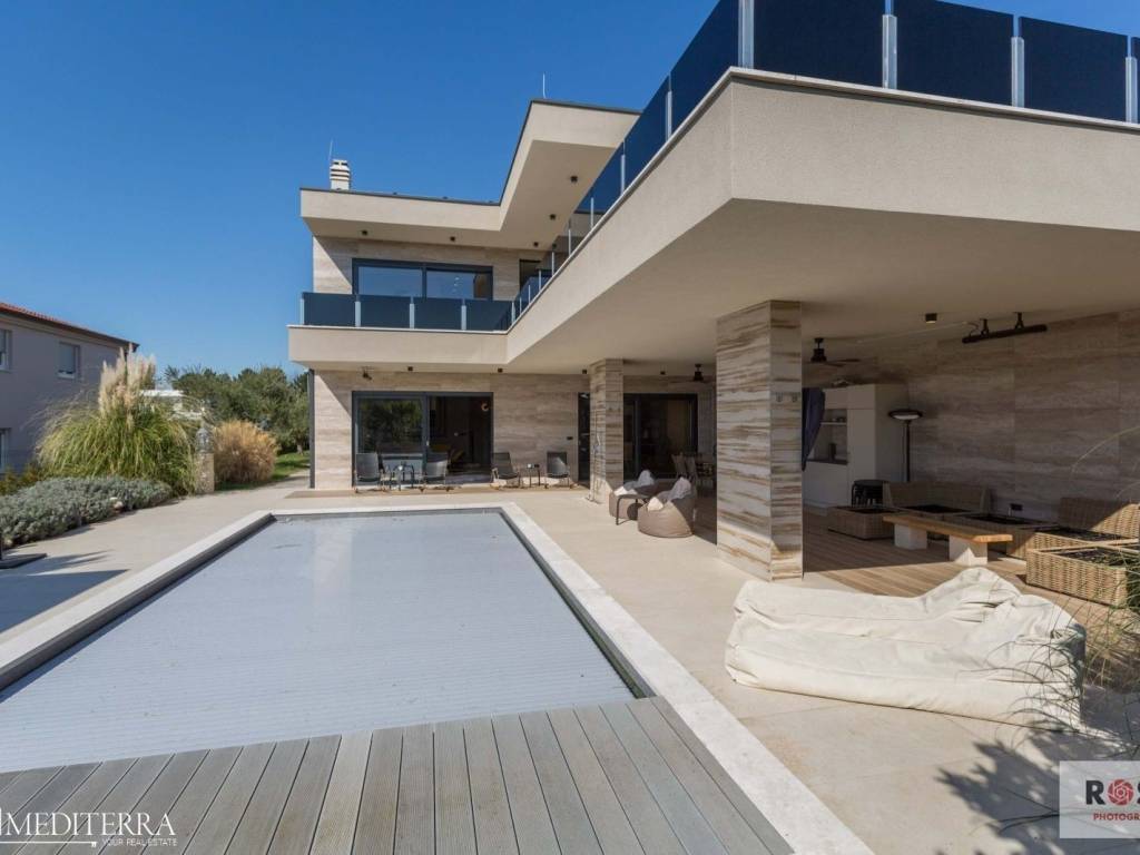 Vendita Villa unifamiliare Cittanova / Novigrad. Nuova, posto auto, 220 ...