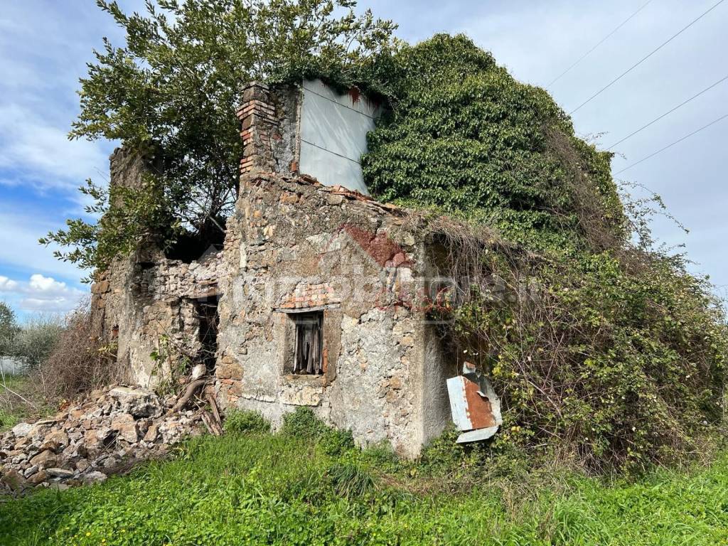 Vendita Rustico in via Colle Giacinto Zagarolo. Da ristrutturare, posto ...