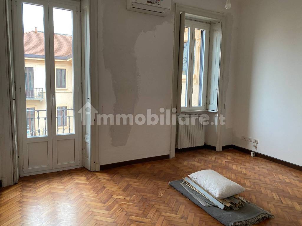 Affitto Appartamento Milano. Trilocale in via Spartaco 8. Buono stato ...