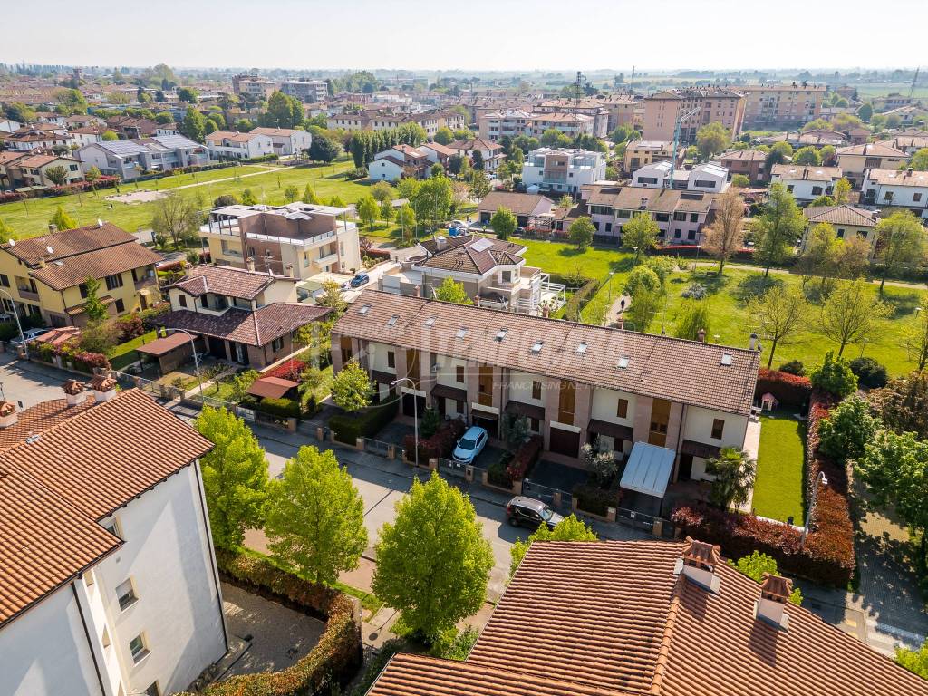 Vendita Villa a schiera in via Carlo Alberto Dalla Chiesa 71 San Pietro ...