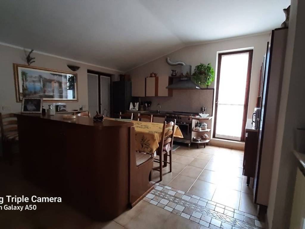 Vendita Appartamento Parzanica. Trilocale in via Belvedere, 1. Buono ...