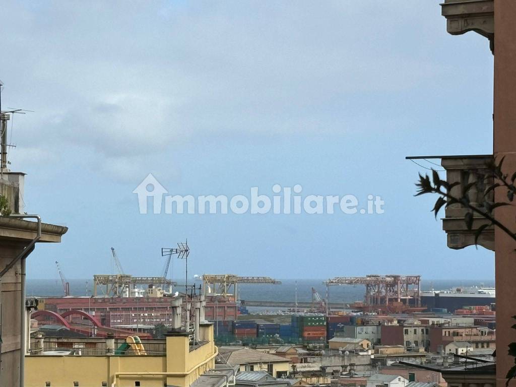 Vendita Appartamento Genova. Trilocale in via Col di Lana. Buono stato ...