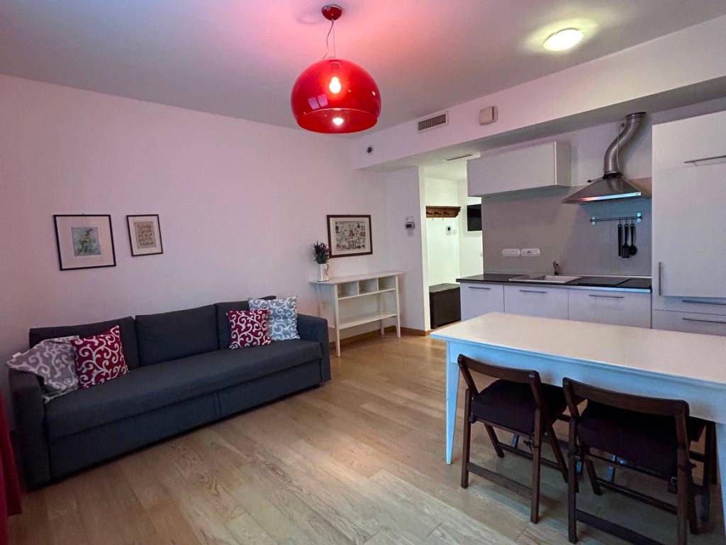 Rent Apartment Milan. 2-room flat in via Giuseppe Giusti. Excellent ...