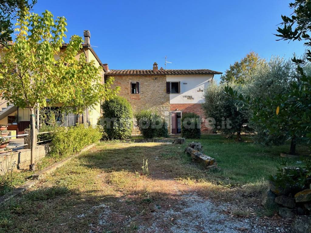 Vendita Rustico in Case Sparse Burcinella 177 Cortona. Buono stato ...