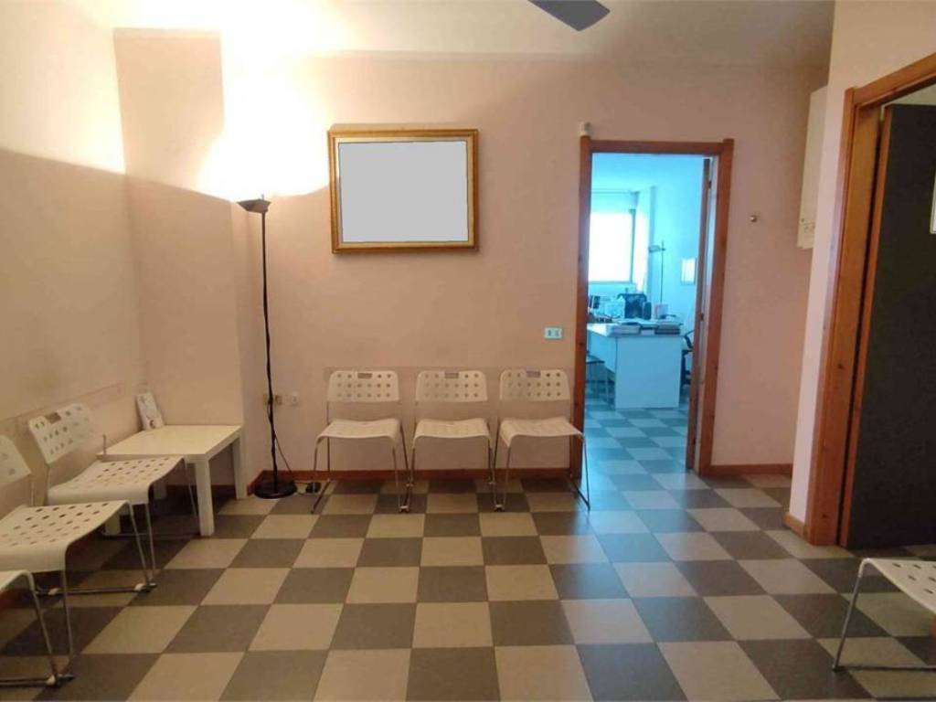 Ufficio - Studio via Tenna, 6, Ancona, Rif. 111986979 - Immobiliare.it